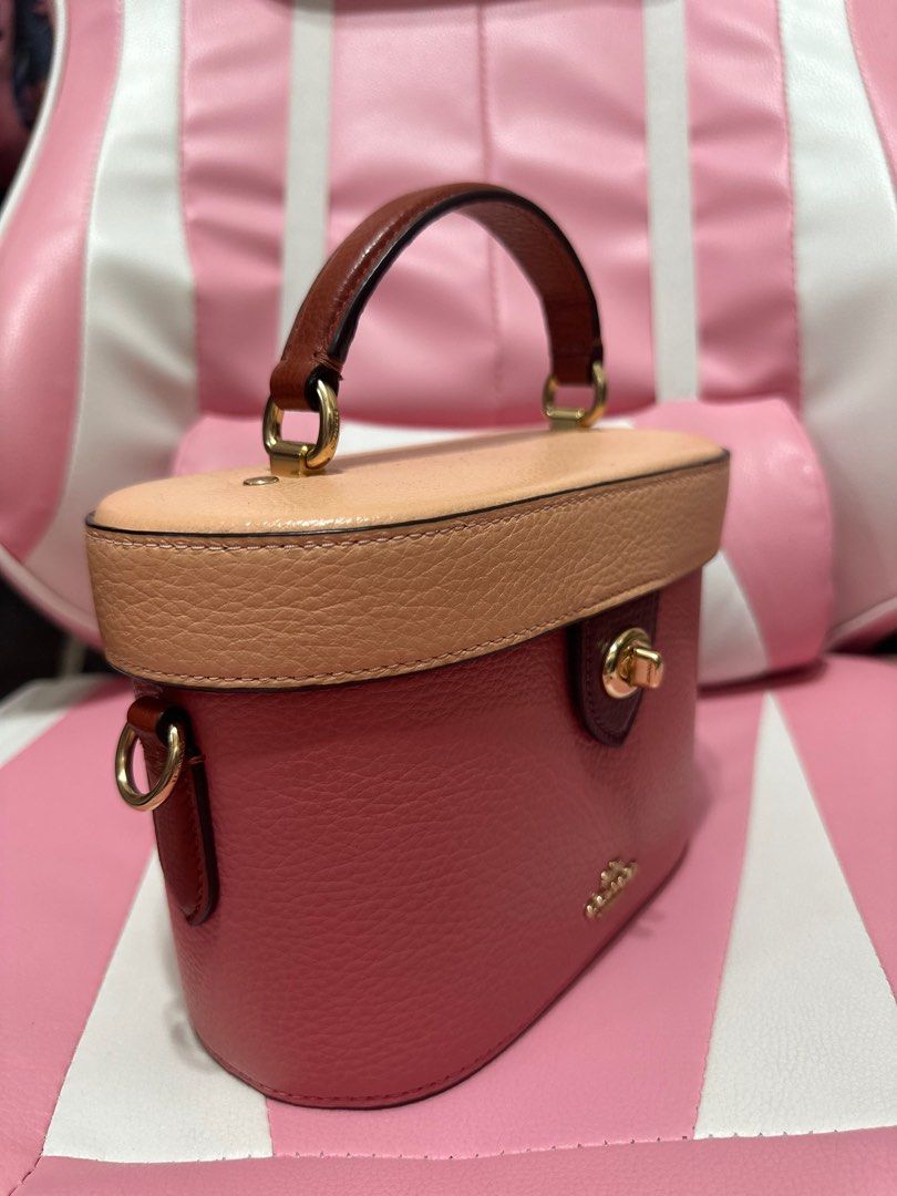 Coach Vanity Bag, 100% Orginal on Carousell