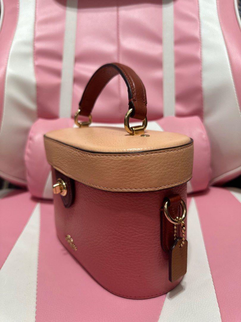 Coach Vanity Bag, 100% Orginal on Carousell