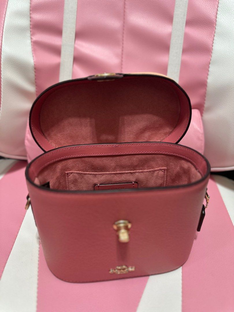 Coach Vanity Bag, 100% Orginal on Carousell