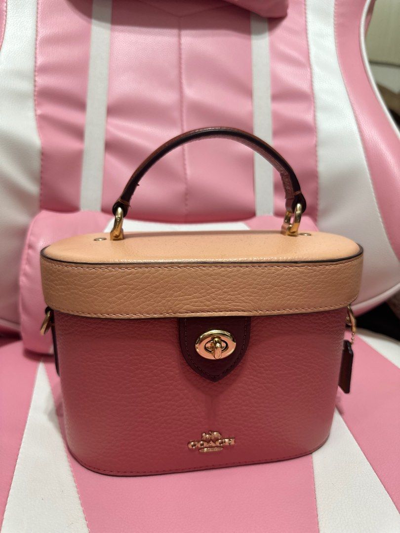 Coach Vanity Bag, 100% Orginal on Carousell