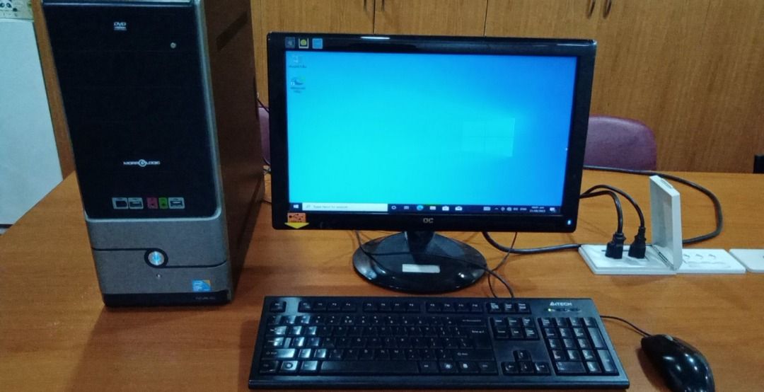 Complete Desktop Computer Set with installed 500GB Hard Drive ...