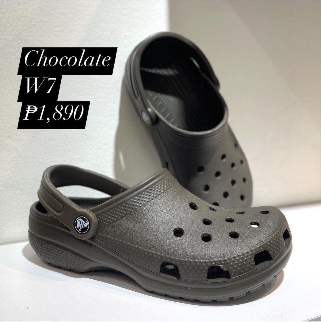 Crocs Classic Clog Chocolate W7, Women's Fashion, Footwear, Slippers ...