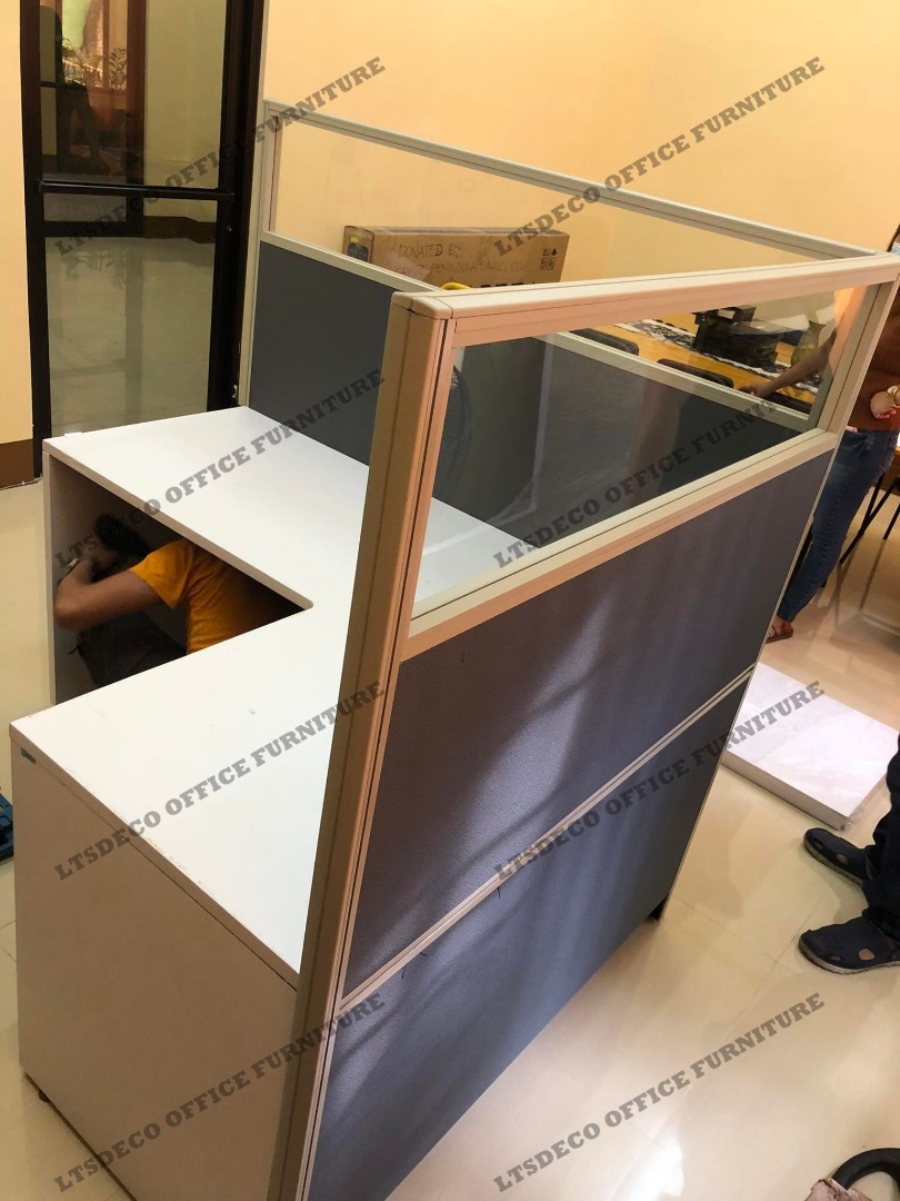 CUBICLES L-SHAPE TABLE OFFICE PARTITION FURNITURE on Carousell