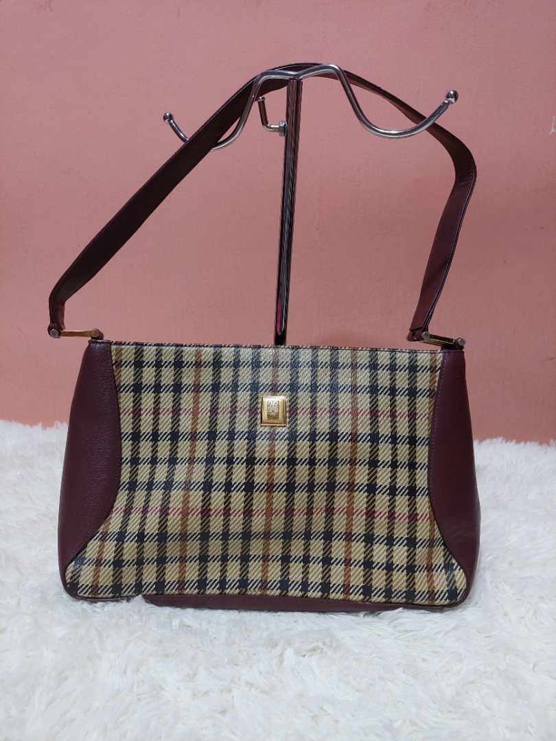 Daks bag, Women's Fashion, Bags & Wallets, Shoulder Bags on Carousell