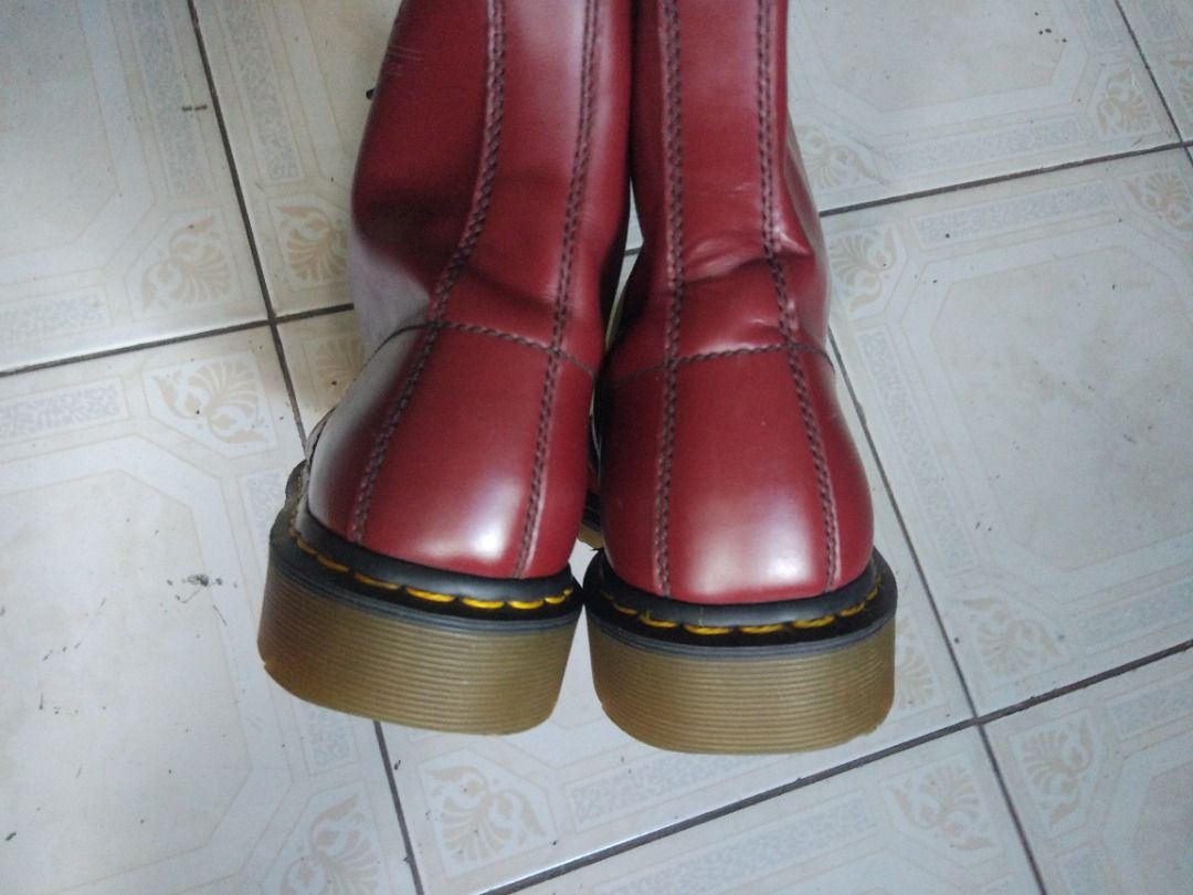 DM 1460 Boot UK9 on Carousell