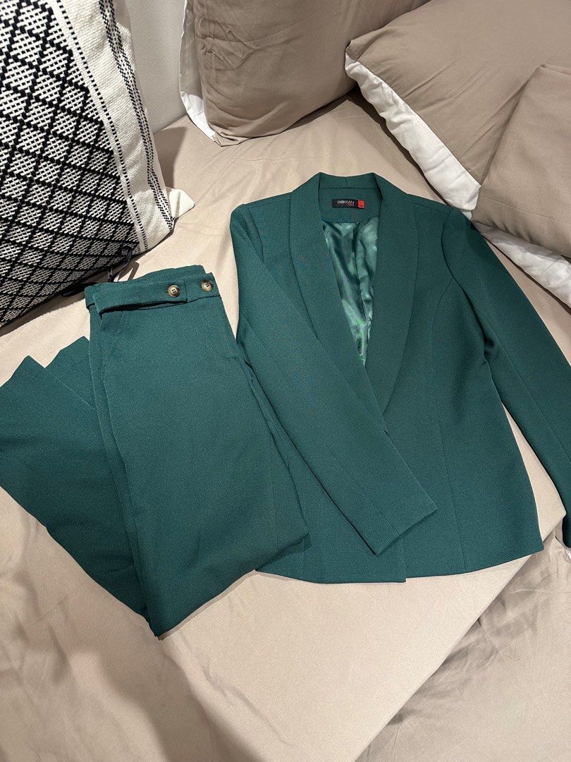 Emerald Green pair of Suits, Women's Fashion, Coats, Jackets and Outerwear on Carousell