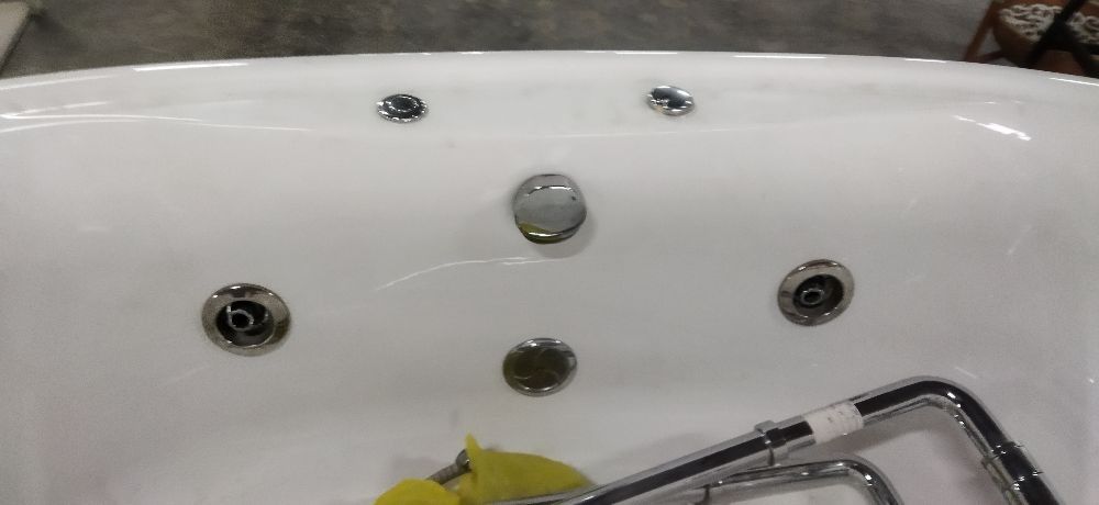 (F20070381) Jacuzzi bathtub | Tab Mandi Jacuzzi, Furniture & Home ...