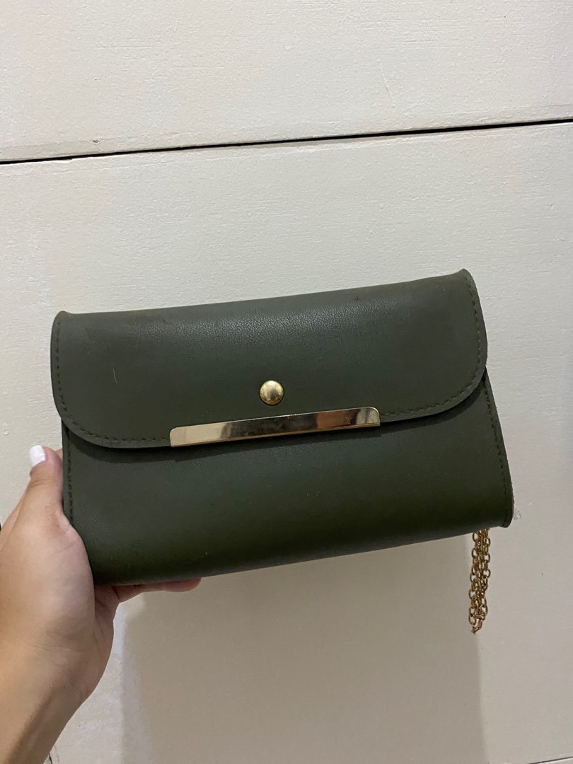 Green sling bag on Carousell