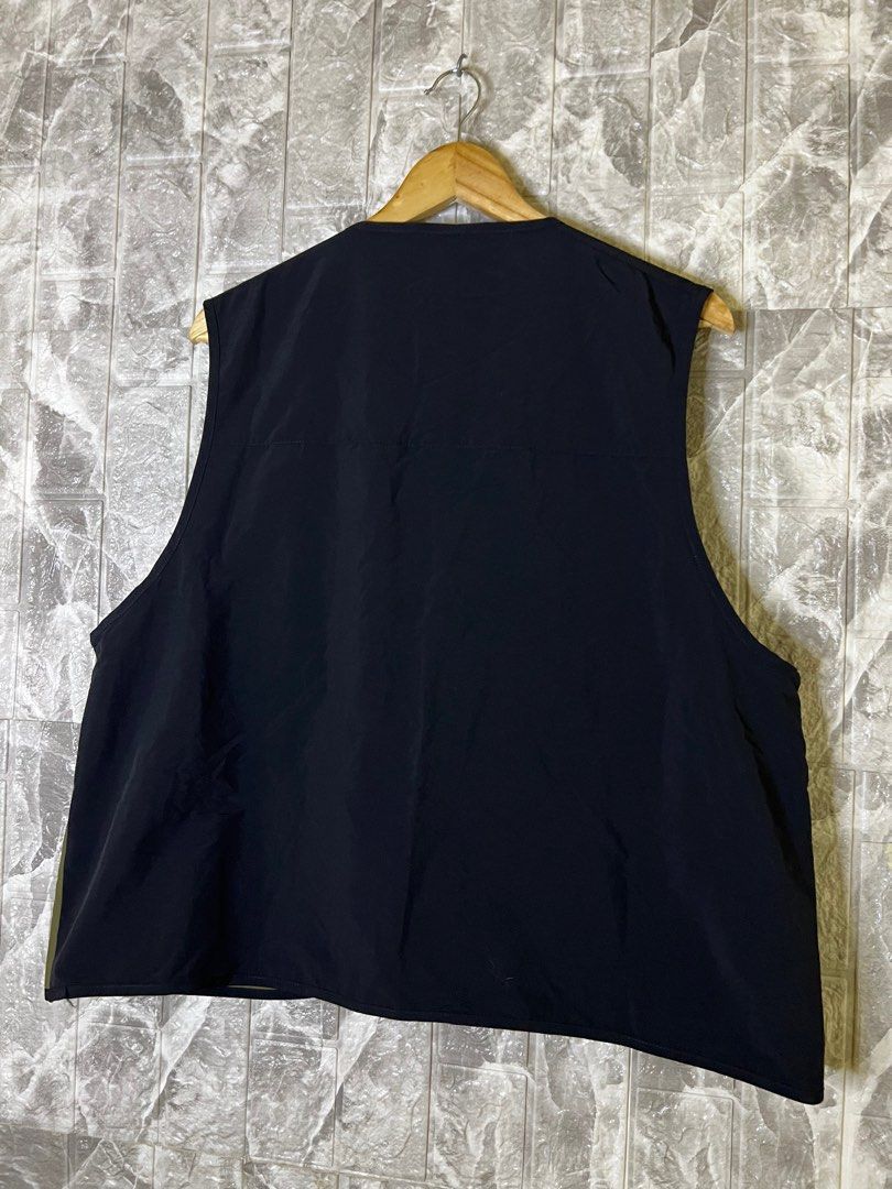 GU Olive & Black Military Vest, Men's Fashion, Tops & Sets, Vests on ...