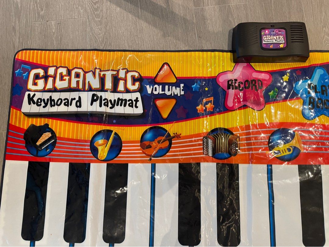 HAMLEYS Gigantic keyboard playmat, Hobbies & Toys, Toys & Games on ...