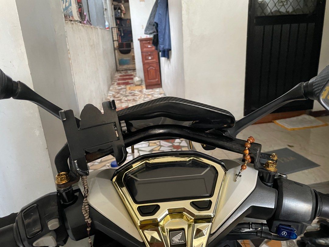 Honda click v2 side mirror on Carousell