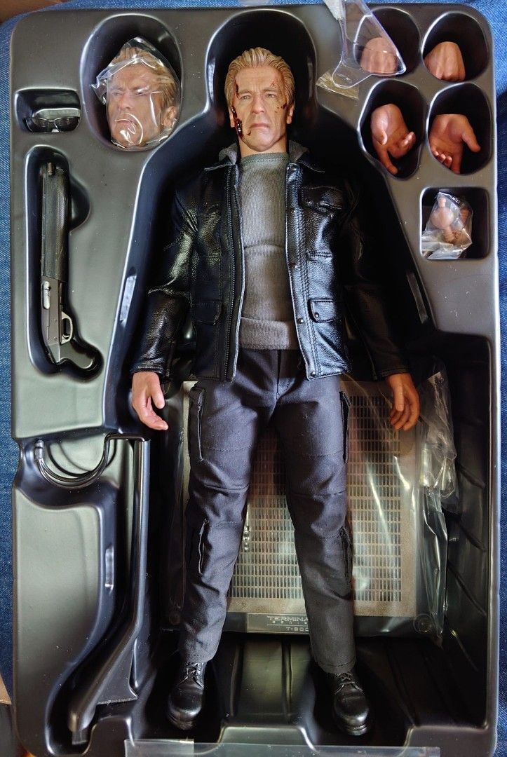 hottoys terminator mms307 Hot toys 未來戰士 t800, 興趣及遊戲, 玩具 & 遊戲類 - Carousell