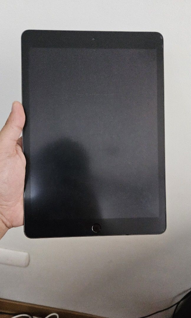 iPad 7th Generation 32gb Space Grey, Mobile Phones & Gadgets, Tablets ...