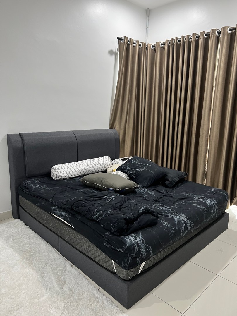 Katil King Bedframe + Tilam, Furniture & Home Living, Furniture, Bed ...