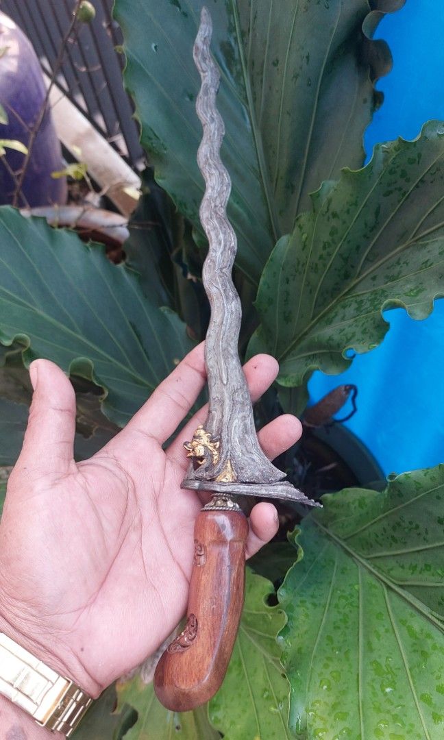 Keris sepuh nogo siluman kinatah emas, Antik, Lainnya di Carousell