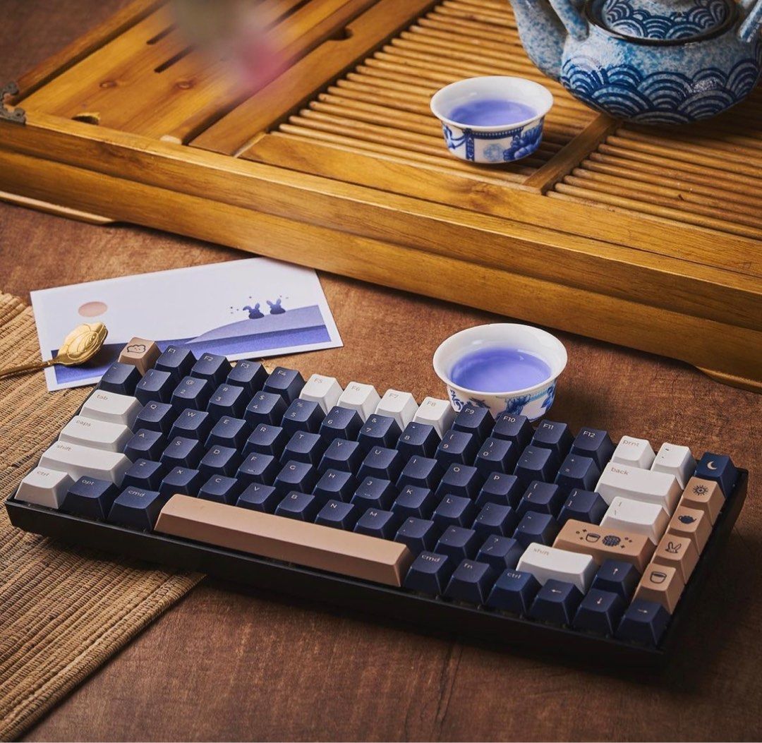 Keycaps cherry profile | navy blue moon theme, Computers & Tech, Parts ...
