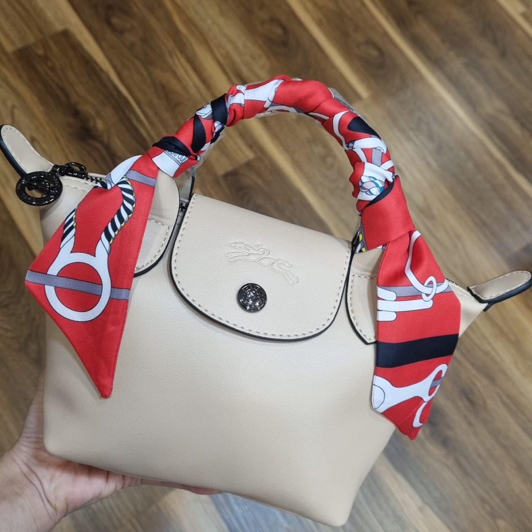 Longchamp / mini le pliage cuir leather top, Barang Mewah, Tas & Dompet ...