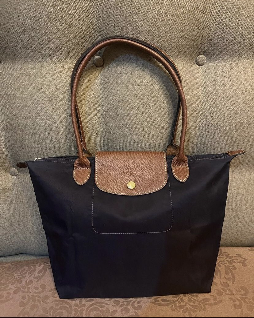 Longchamp medium long handle neo black, Barang Mewah, Tas & Dompet di ...