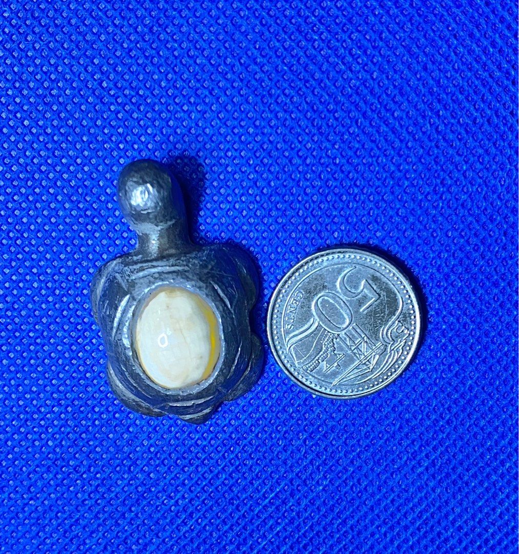 Luang Por Ngern 挡降贝 Bia Gae Wealth Turtle, Hobbies & Toys, Memorabilia ...