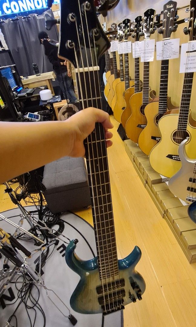 Marcus Miller M5 / 5 String Bass, Hobbies & Toys, Music & Media ...