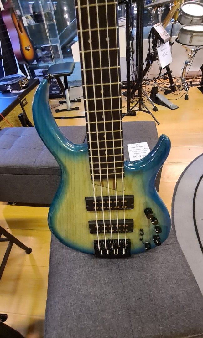 Marcus Miller M5 / 5 String Bass, Hobbies & Toys, Music & Media ...