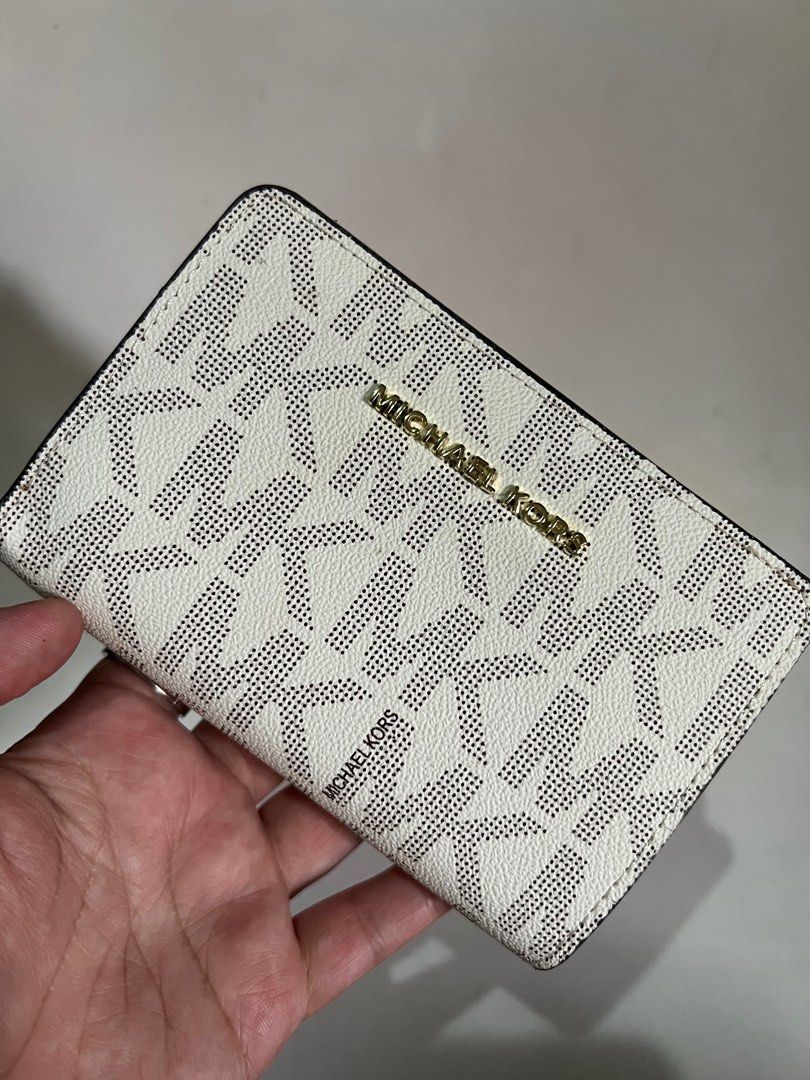 MK MEDIUM BIFOLD WALLET on Carousell