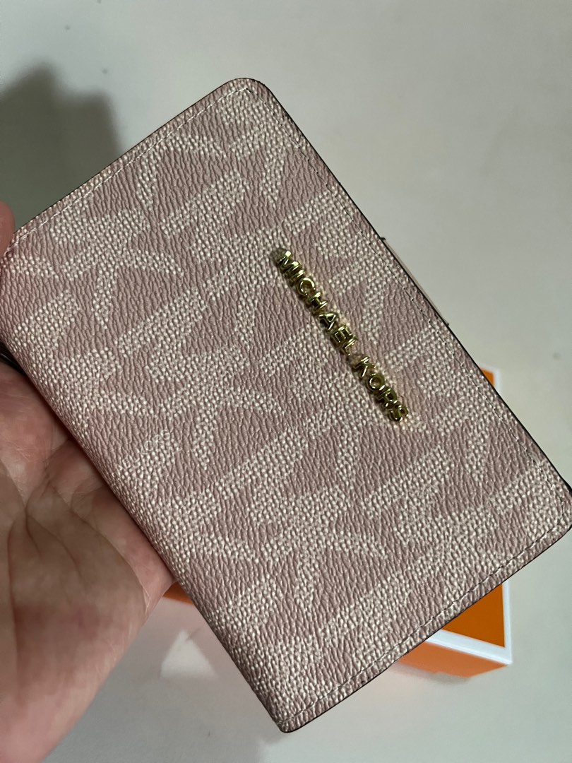 MK MEDIUM BIFOLD WALLET on Carousell