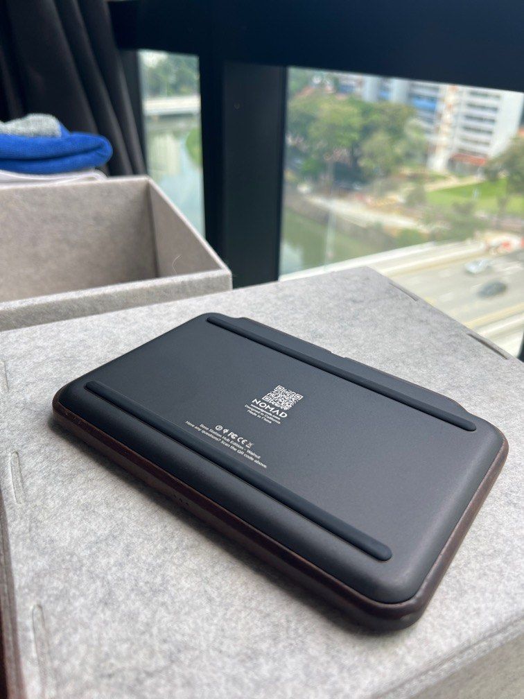 Nomad Base Station Hub Edition Walnut, Mobile Phones & Gadgets, Mobile & Gadget Accessories ...