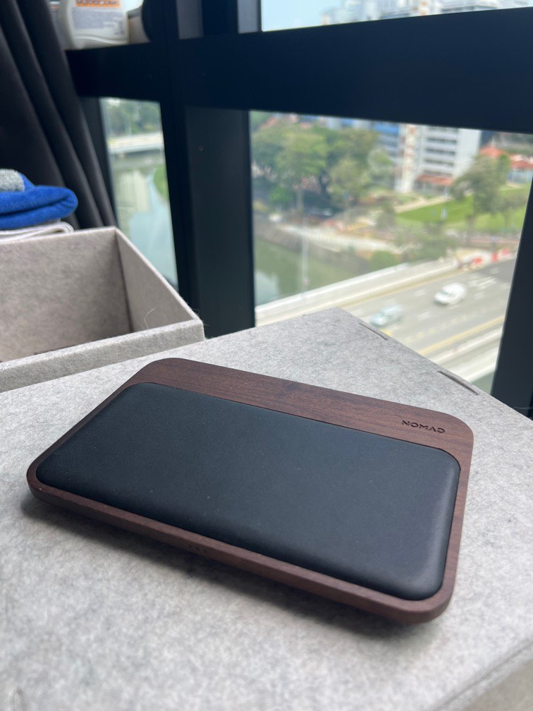 Nomad Base Station Hub Edition Walnut, Mobile Phones & Gadgets, Mobile & Gadget Accessories ...