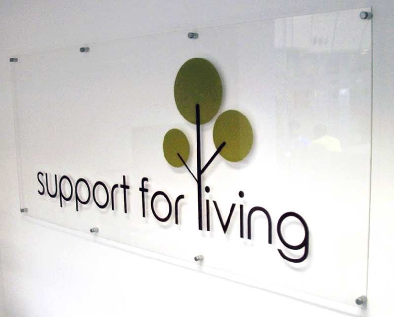 PAPAN TANDA AKRILIK BERLOGO l acrylic signage panel install logo ...