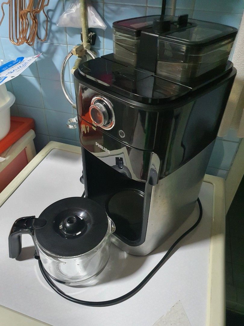 Philips Grind & Brew Coffee Machine with grinder and two coffee storage ...