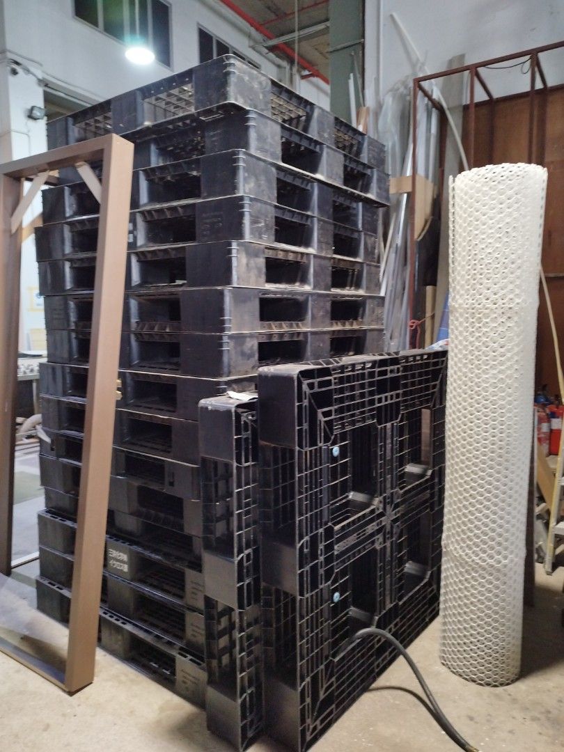 Plastic pallet, Furniture & Home Living, Home Improvement ...