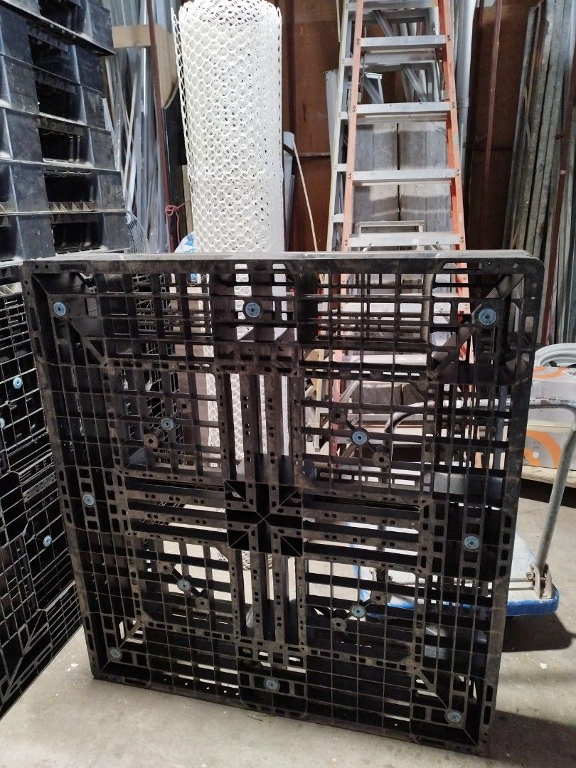Plastic pallet, Furniture & Home Living, Home Improvement ...