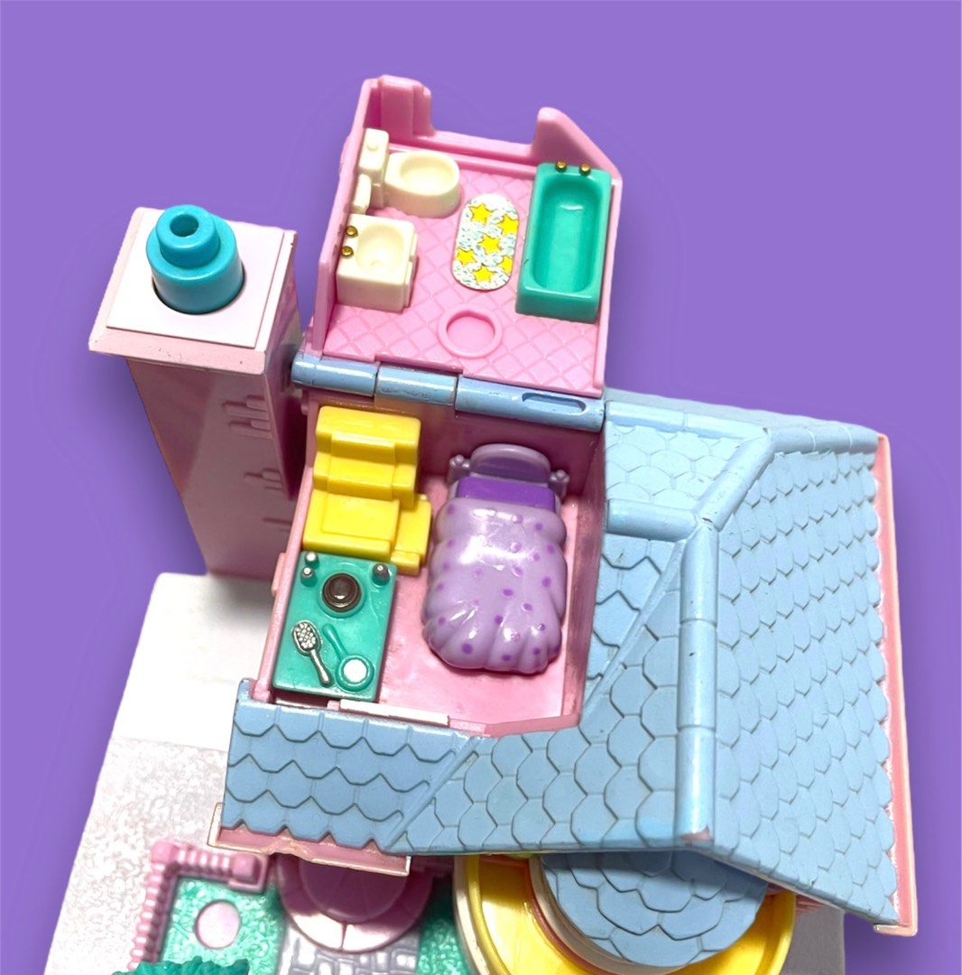 Polly pocket bay window house complete lights up!, Hobbies & Toys ...
