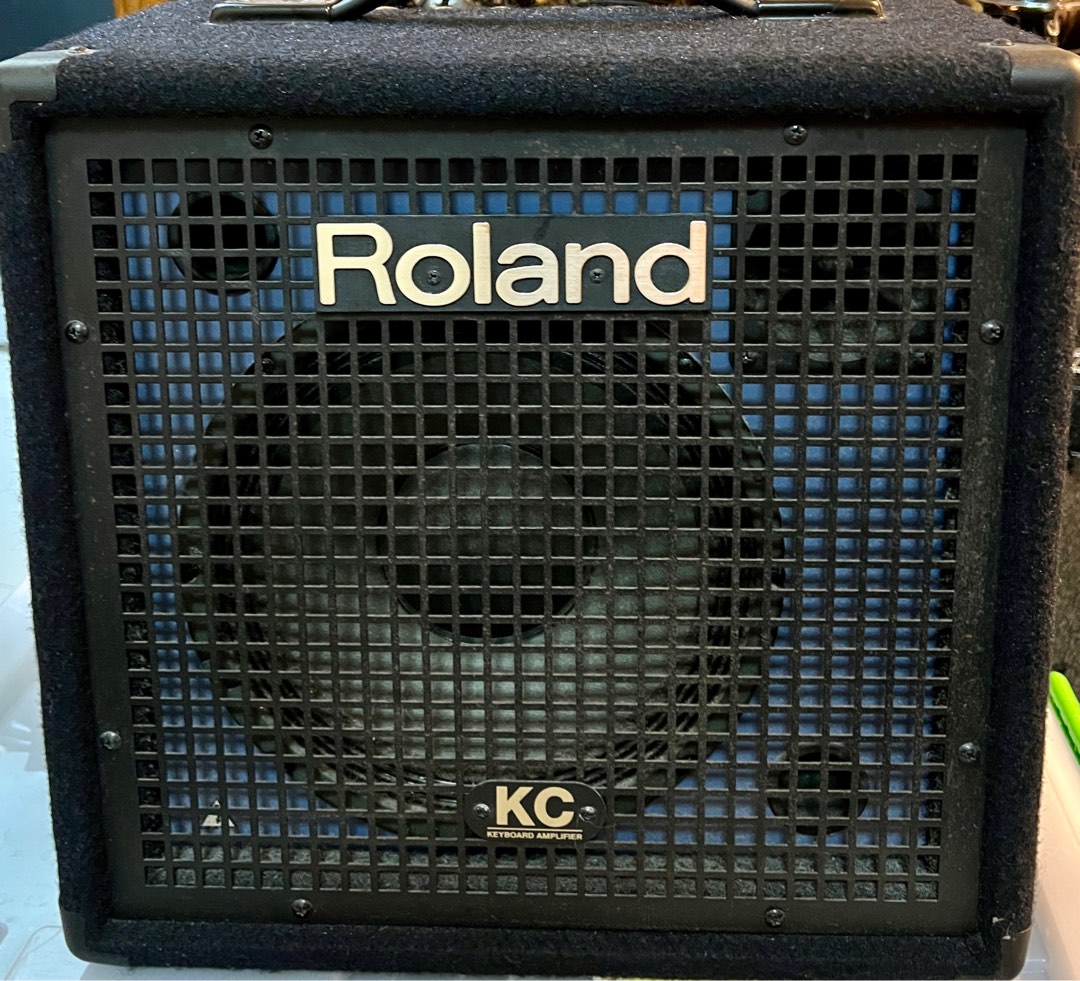 Roland KC60 amplifier Keyboard/Edrums, 興趣及遊戲, 音樂、樂器 & 配件, 樂器 - Carousell