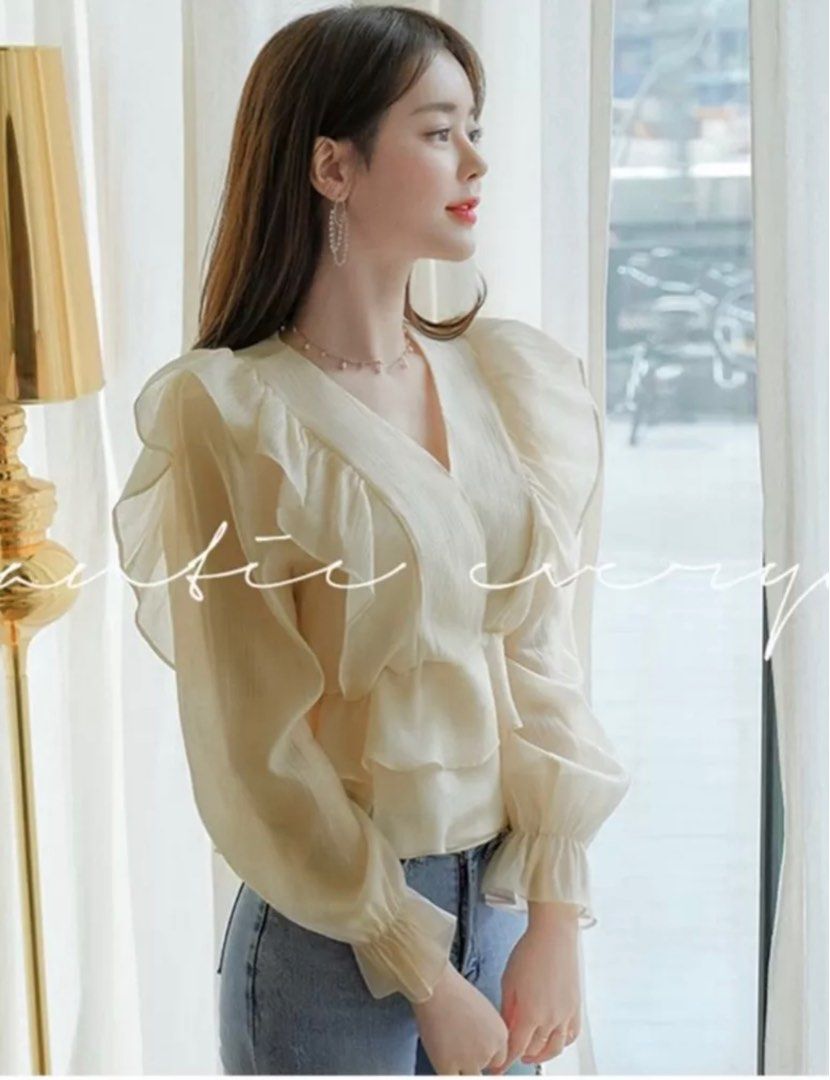 Ruffle Korea, Fesyen Wanita, Pakaian Wanita, Atasan di Carousell