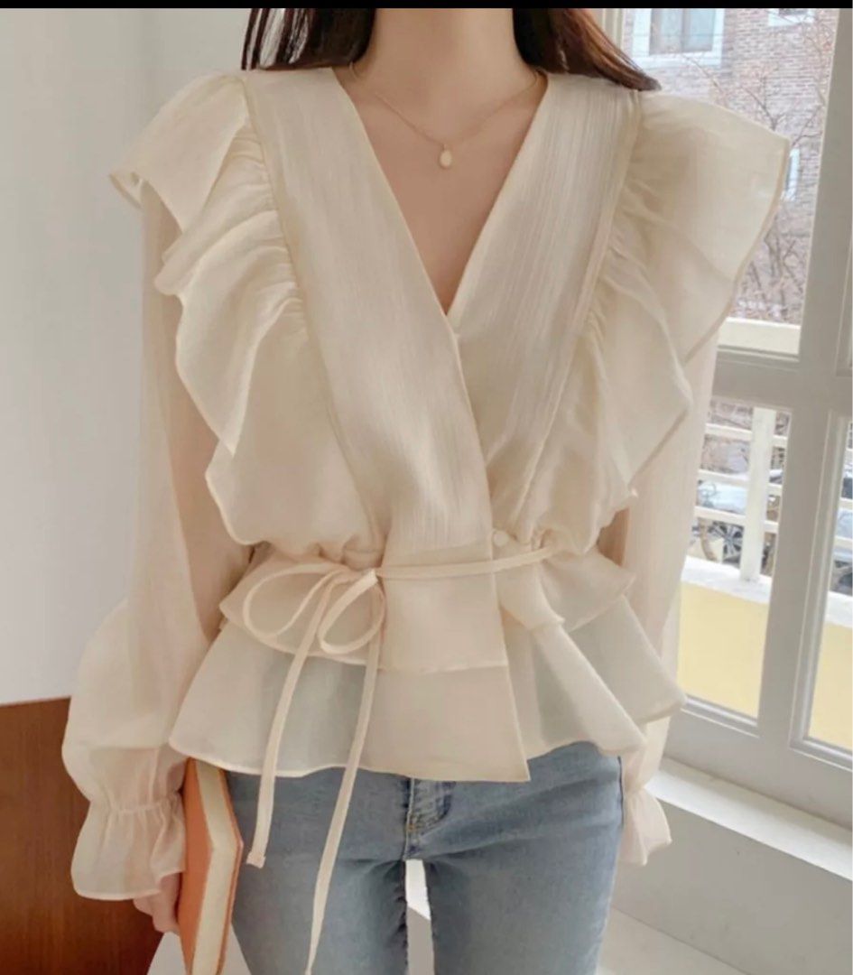 Ruffle Korea, Fesyen Wanita, Pakaian Wanita, Atasan di Carousell