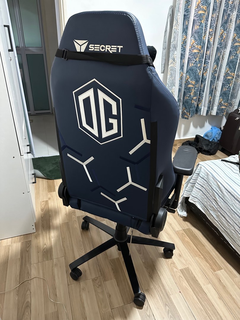 Secret Lab Omega Chair, Furniture & Home Living, Furniture, Chairs on ...