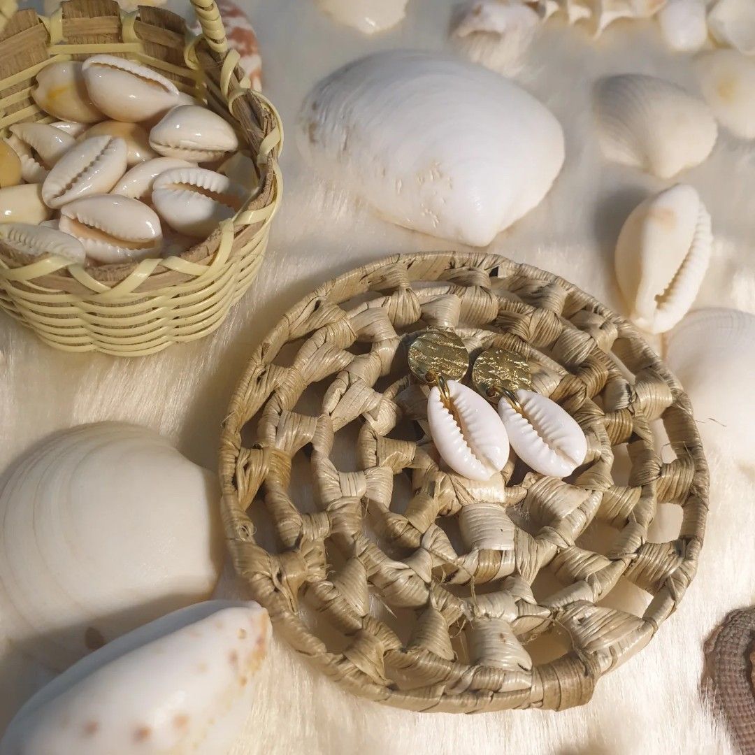 Shiny Shell Earrings Handmade Siargao Souvenirs, Women's Fashion ...