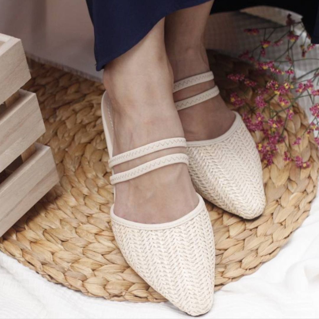 BNIB ODA Darcy Mules (Off White), Women's Fashion, Footwear, Flats on ...