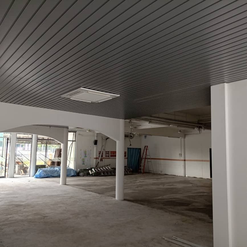 SILING JENIS ALUMINIUM STRIP l aluminium strip ceiling install ...