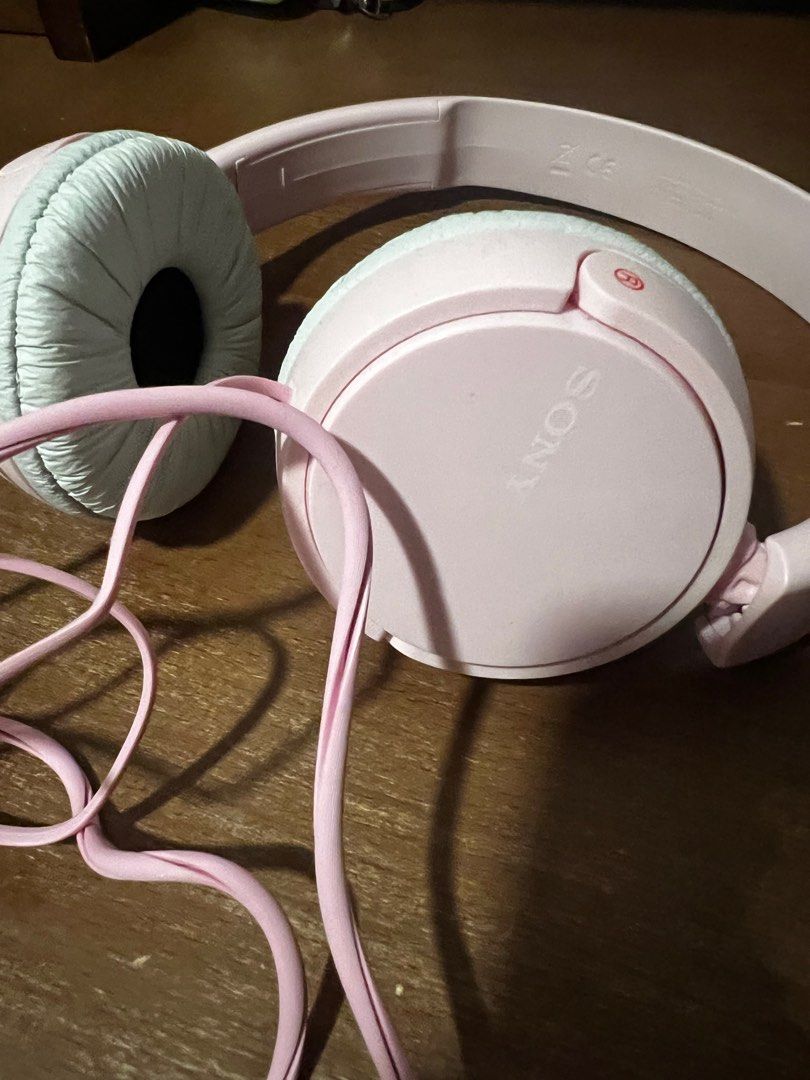 SONY foldable headphones (wired), Audio, Headphones & Headsets on Carousell