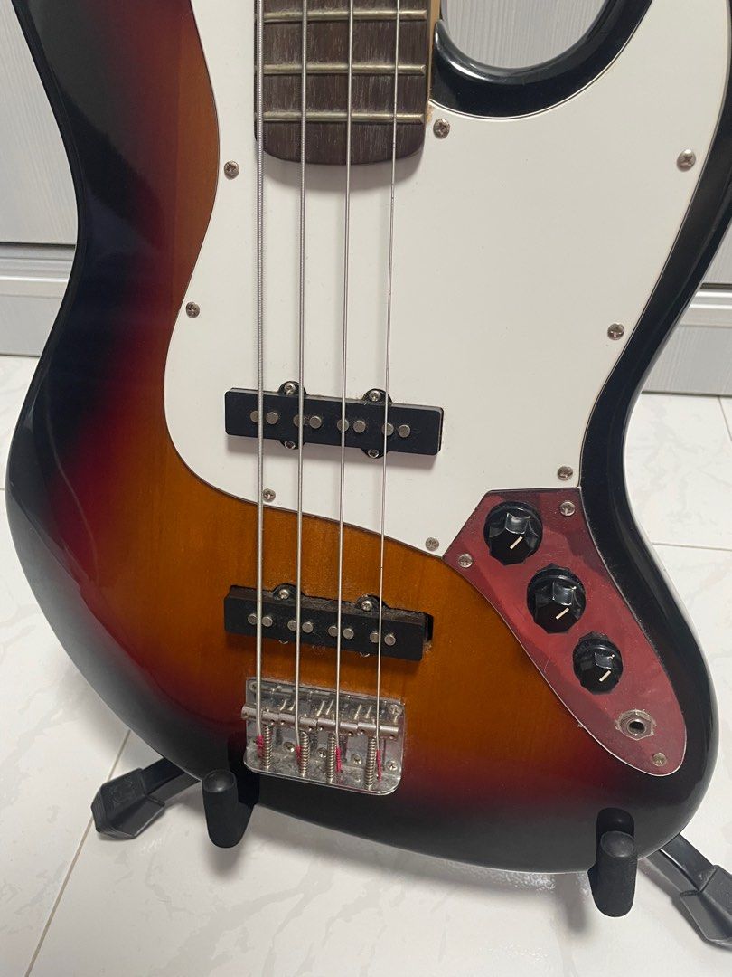 SX Jazz Bass Guitar w/ Ashdown Amp, Hobbies & Toys, Music & Media ...