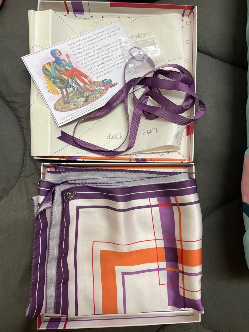 The Modern Lines dUck Shawl, Women's Fashion, Muslimah Fashion, Hijabs ...