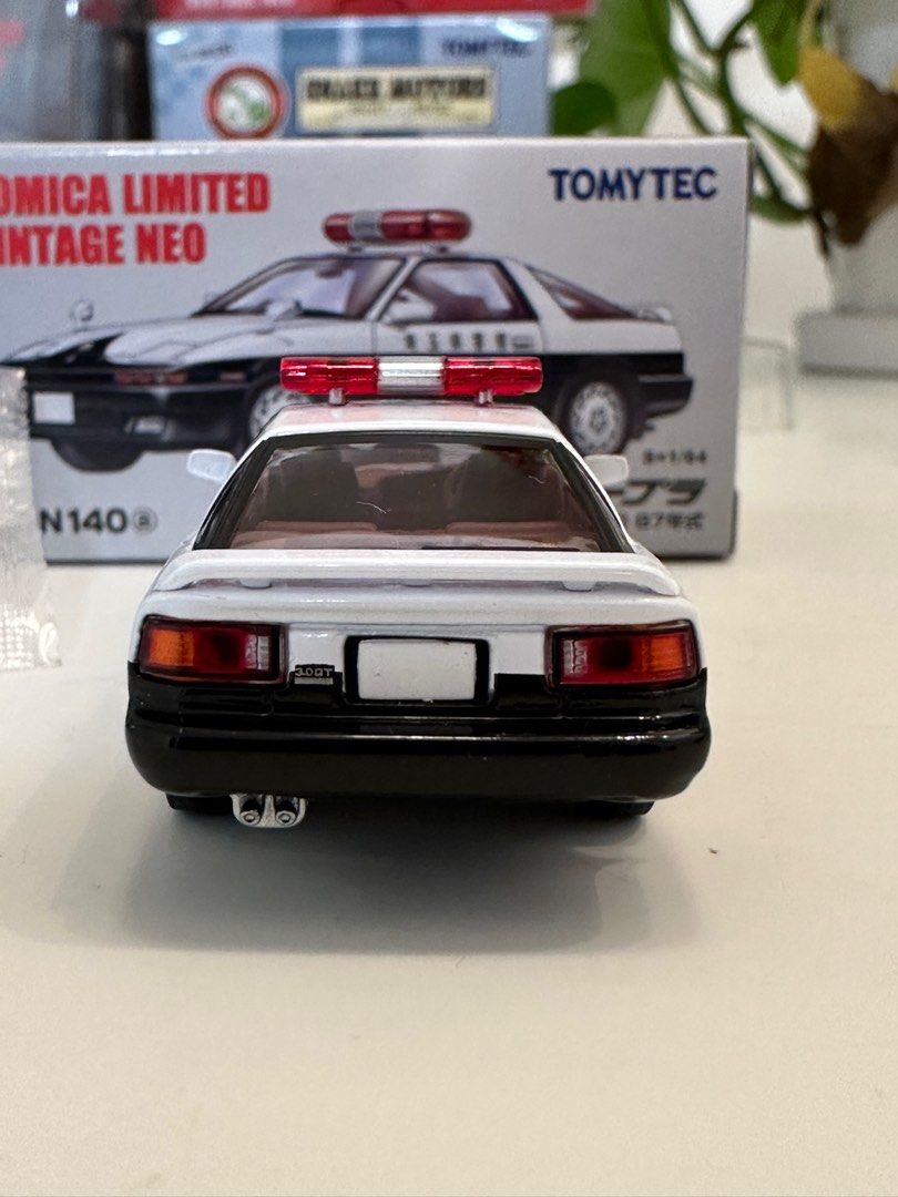 Tomytec tlv 1/64 Toyota SUPRA police car N140a, 興趣及遊戲, 玩具 & 遊戲類 - Carousell