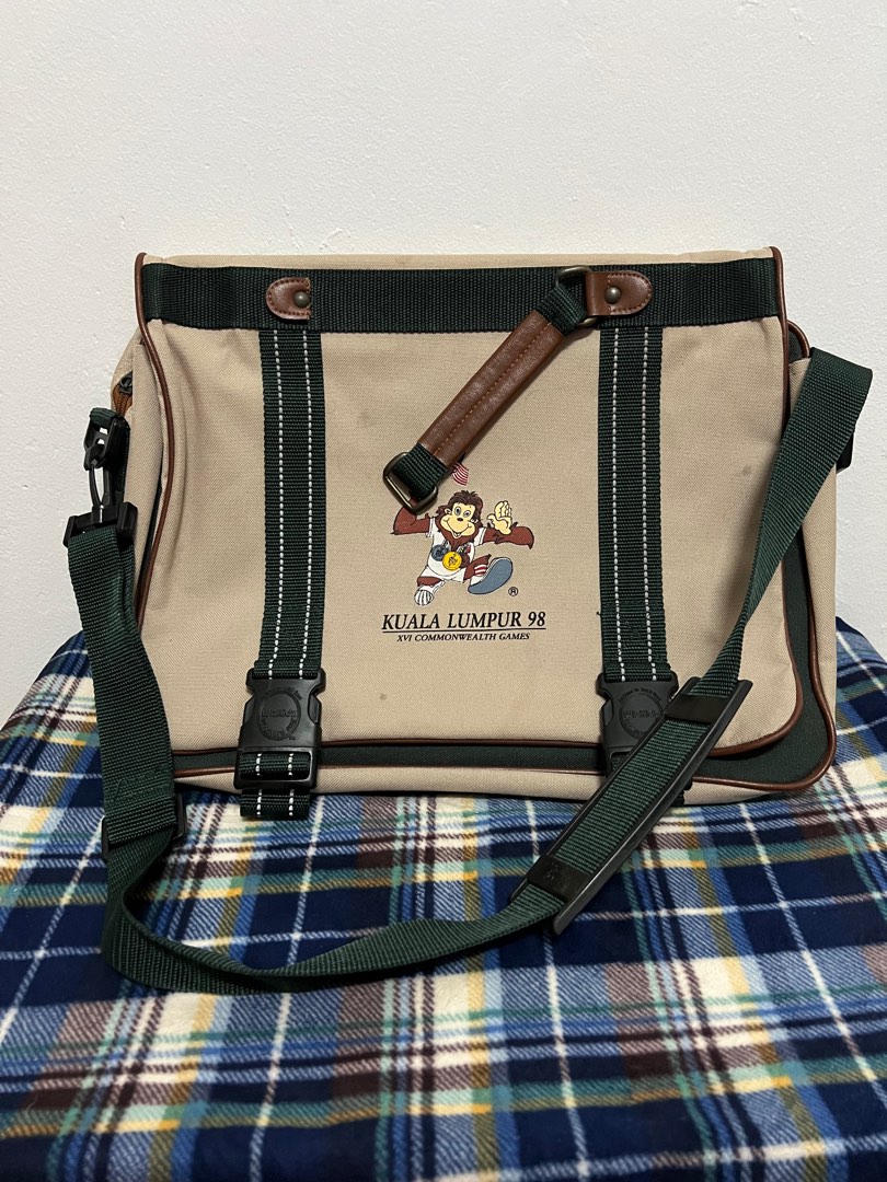 Vintage merchandise Commonwealth Games 1998, Men's Fashion, Bags ...
