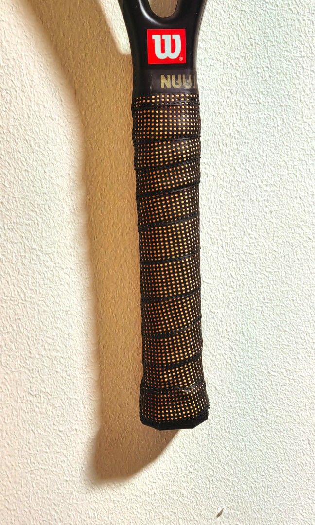 Wilson Hyper Hammer 6.2 Midplus tennis racket, Sports Equipment, Sports ...