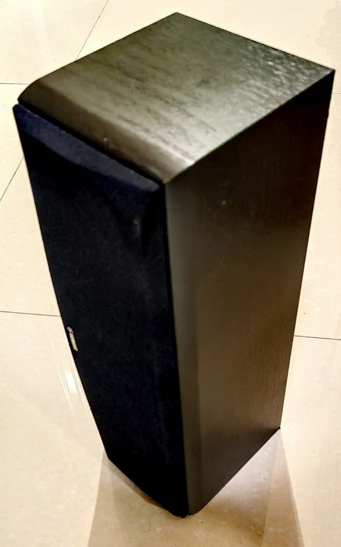 Yamaha Speaker package including the NS-C51 centre speaker and two NS-B51 surround speakers ...