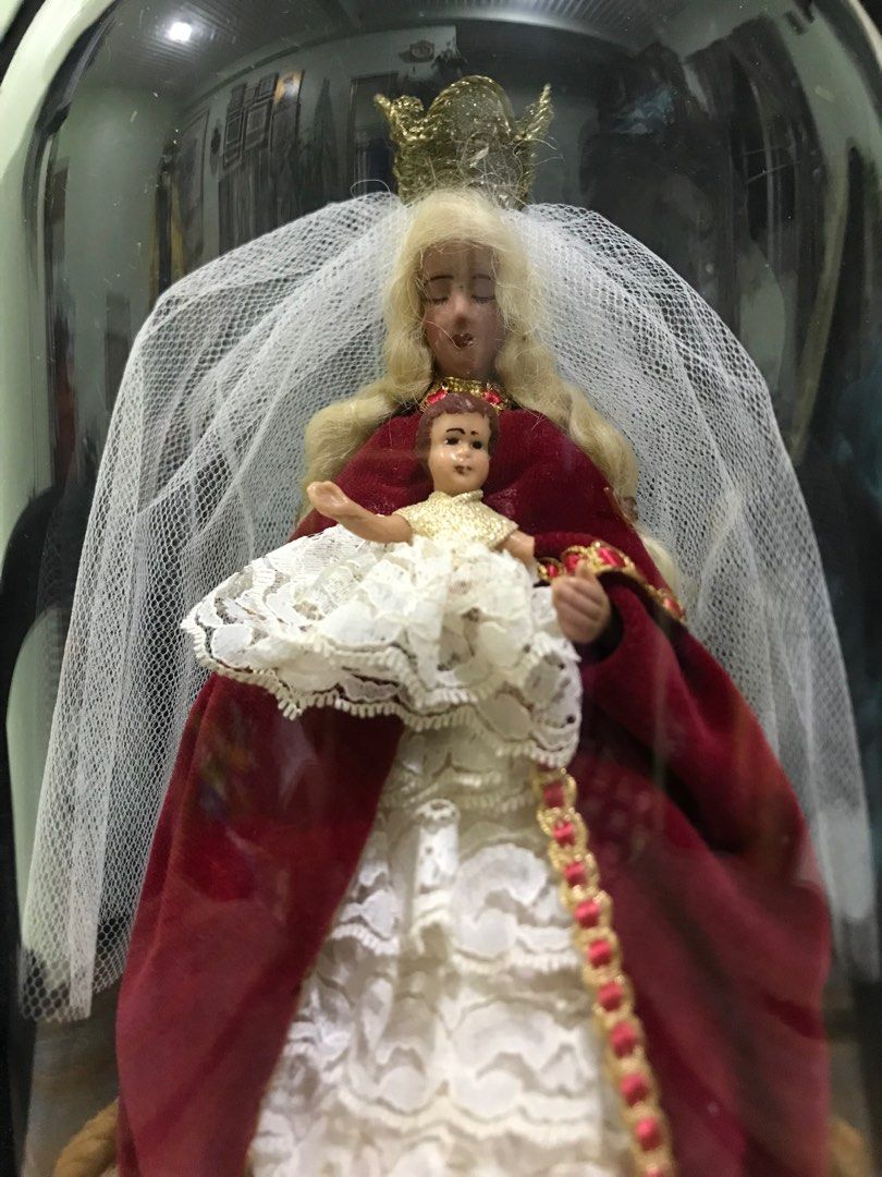 Vintage 1930's Holy Mary with baby Jesus with Glass dome, Hobbies ...
