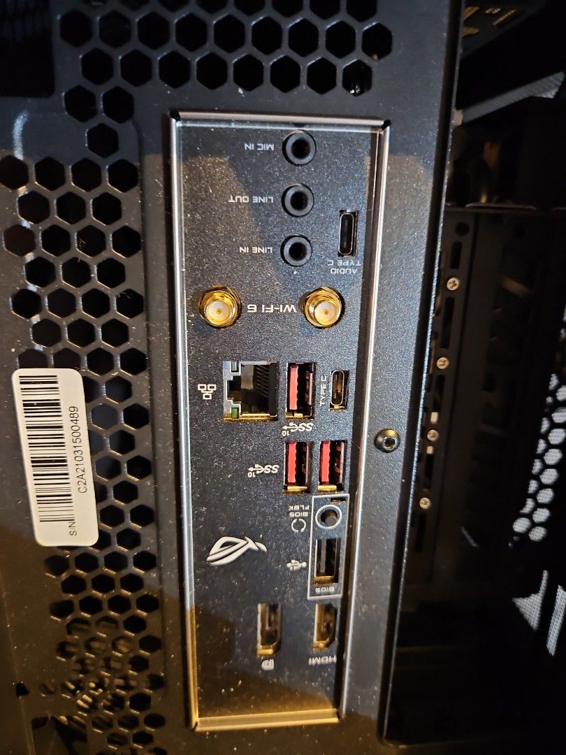 Asus ROG strip B550-i, Computers & Tech, Parts & Accessories, Computer ...